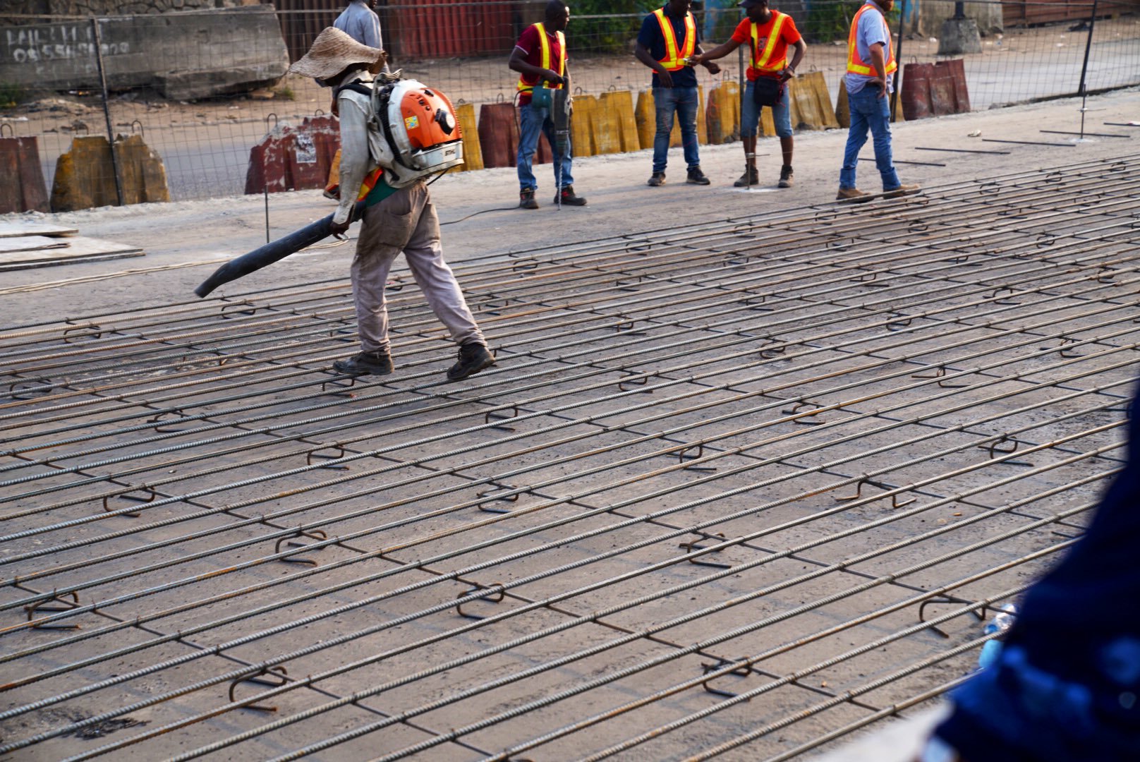 ‘2020 realistic for Oshodi-Apapa road completion’ – Ministry of Works ...